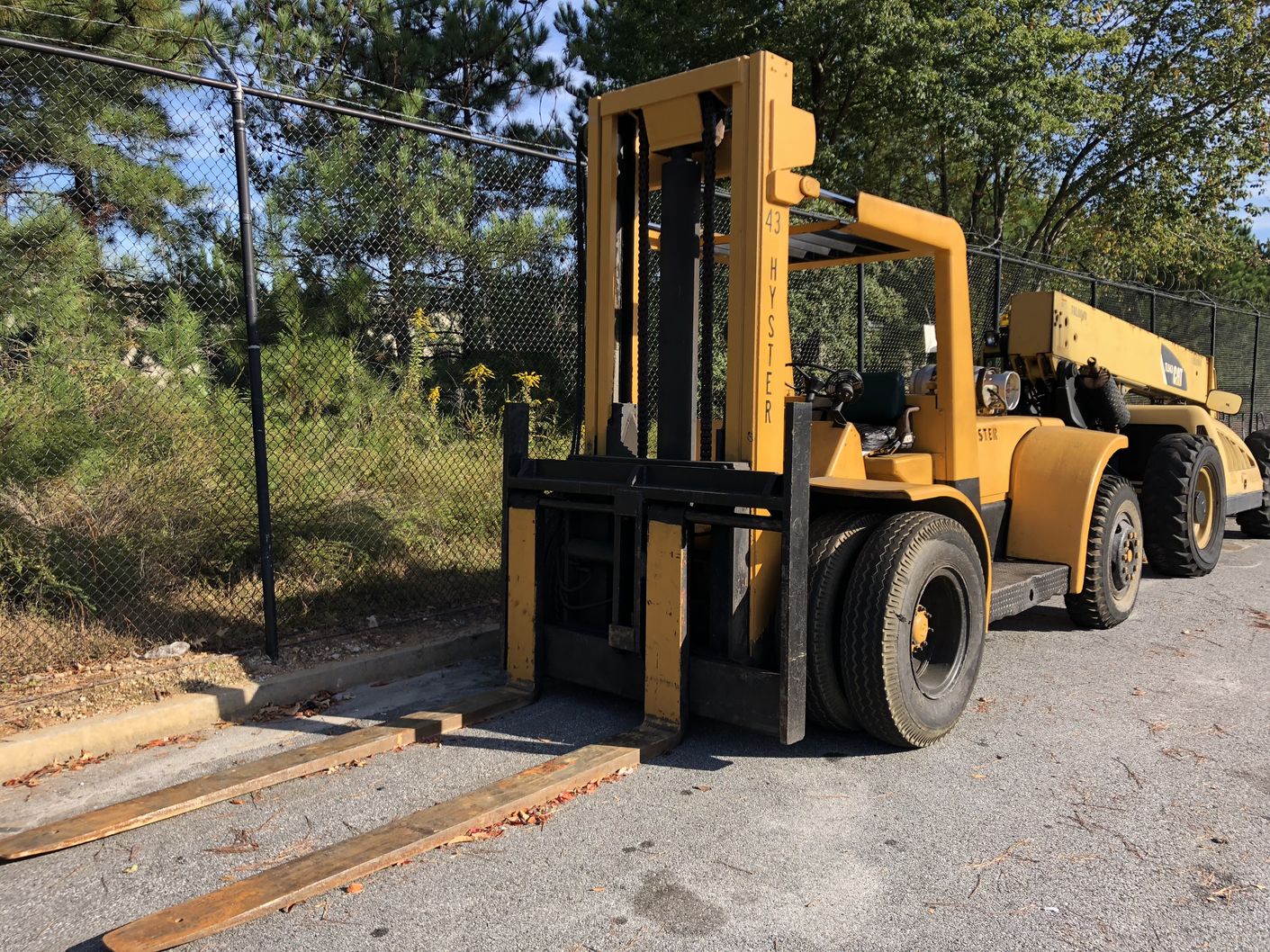 Hyster H200ES 20,000 LB. Capacity LP Forklift - The Equipment Hub