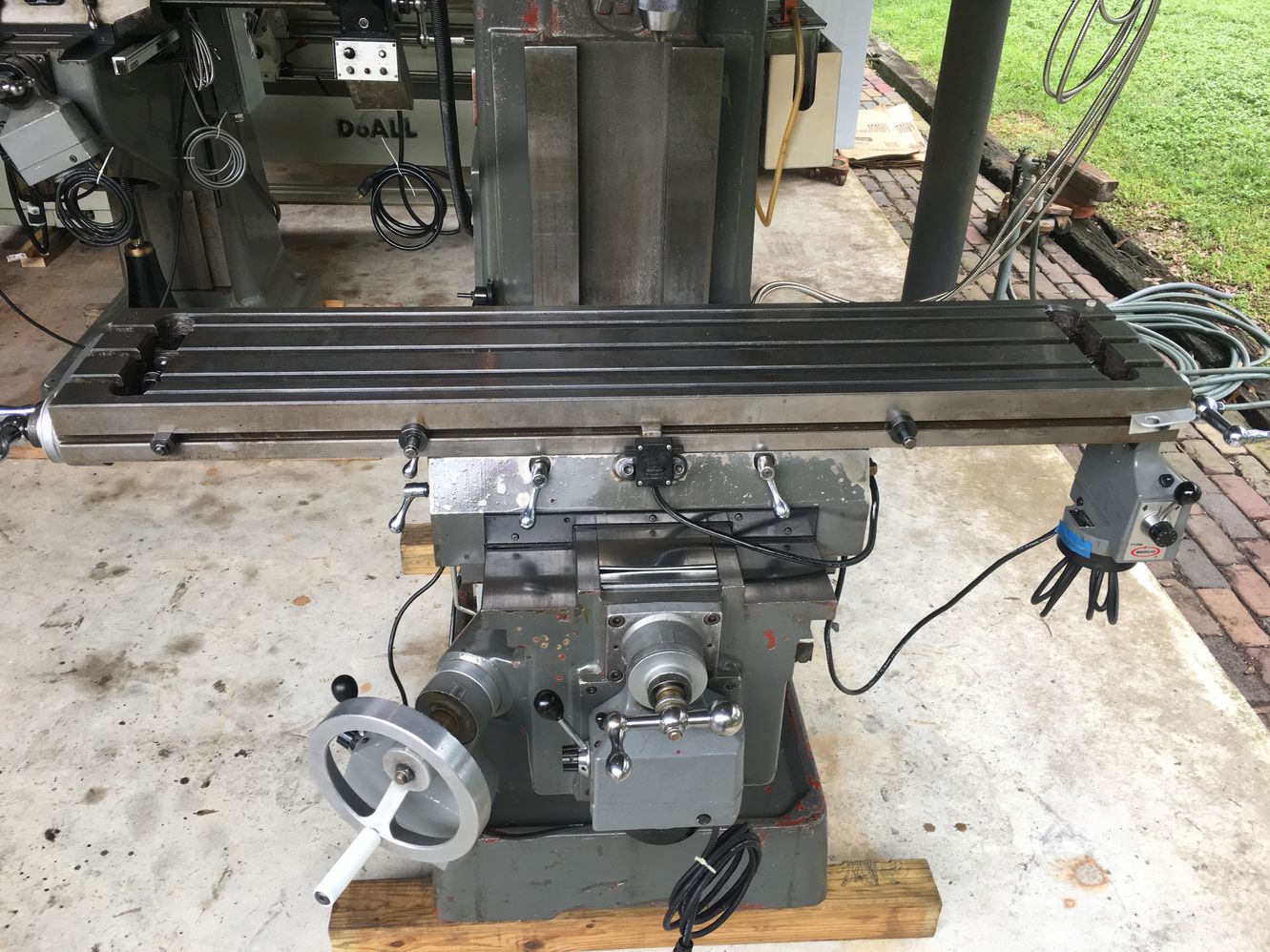 Webb Champ 3 HP Vertical Mill 3 Axis Power Feed and Power Draw Bar w ...