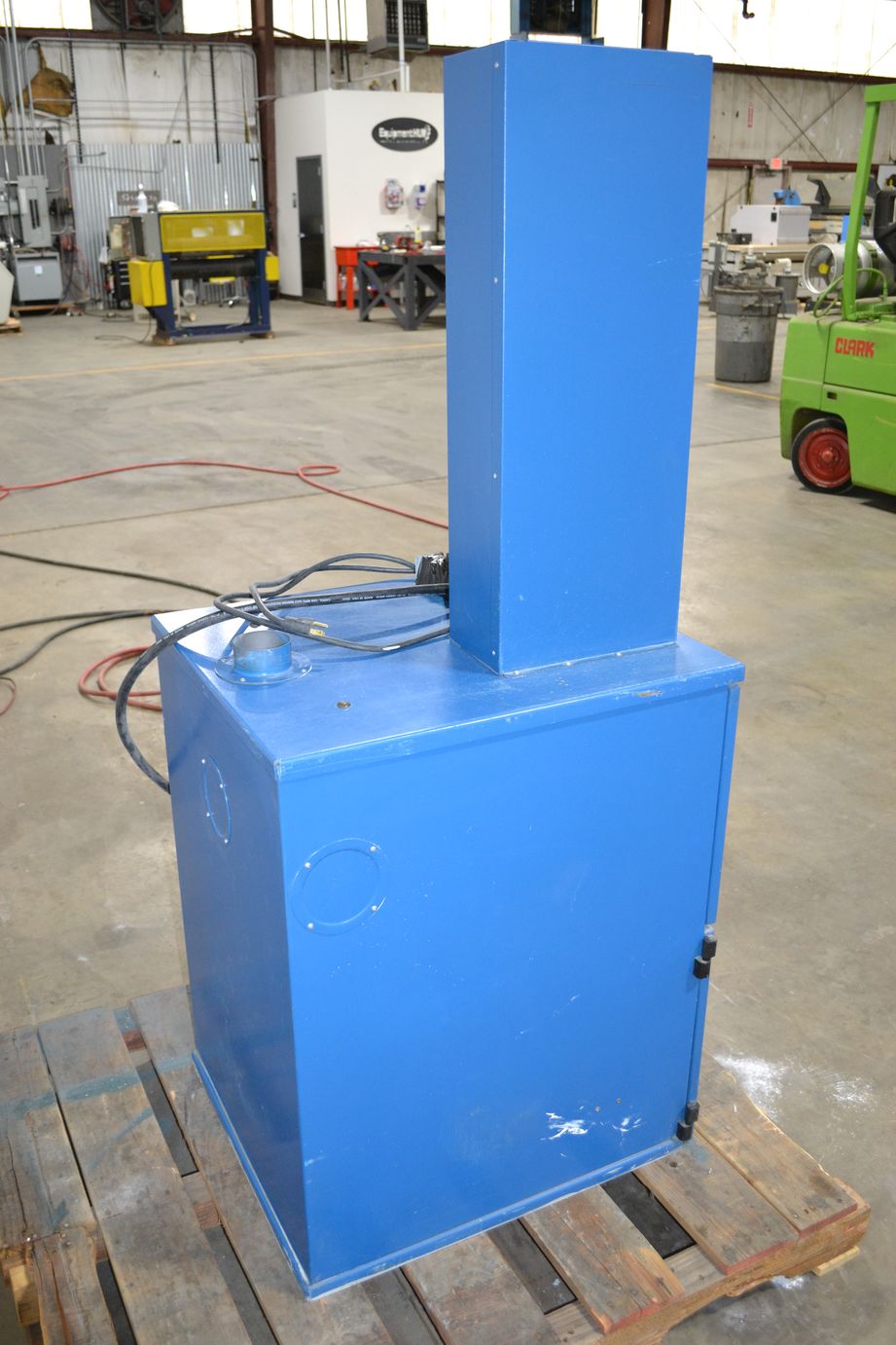 Donaldson Torit 60 CAB 3/4 HP Dust Collector w/ Shaker Pedal - The ...