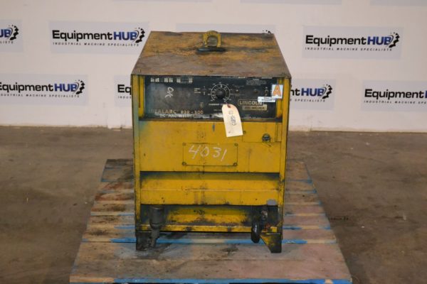 Lincoln Idealarc R3R-500 500 Amp DC Arc Welder, Stick - The Equipment Hub