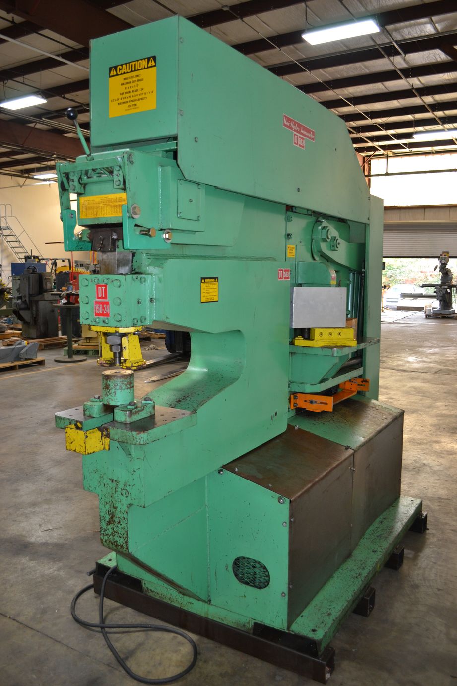 Uni-Hydro 150-24 150 Ton Dual Operator Control Hydraulic Ironworker ...