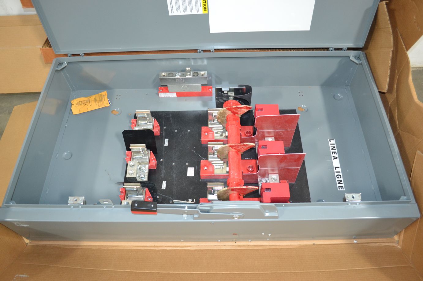 Square D H366N Heavy Duty 600A Safety Disconnect Switch - The Equipment Hub