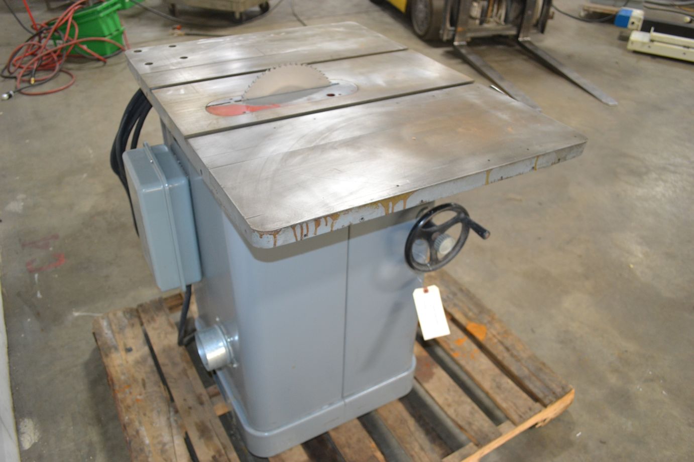 Delta 34-802 10" Tilting Arbor Unisaw, Table Saw, 1PH - The Equipment Hub