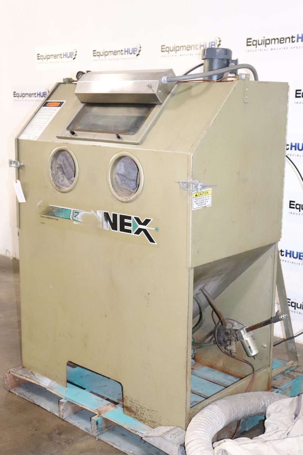 Clemco Zero Inex 3048R Zero Media Sand Blast Cabinet w/ Reclaimer - The ...