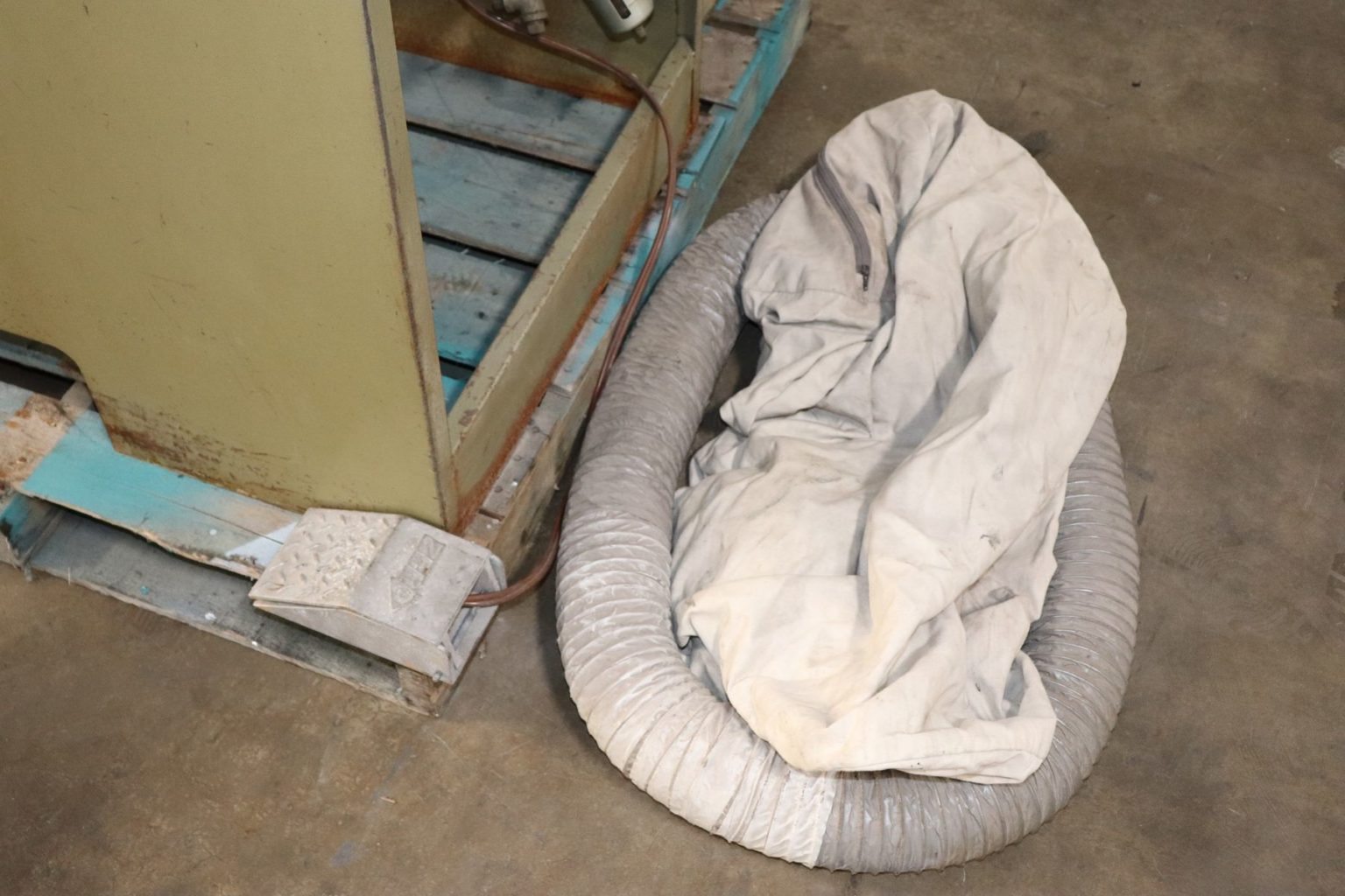 Clemco Zero Inex 3048R Zero Media Sand Blast Cabinet w/ Reclaimer - The ...