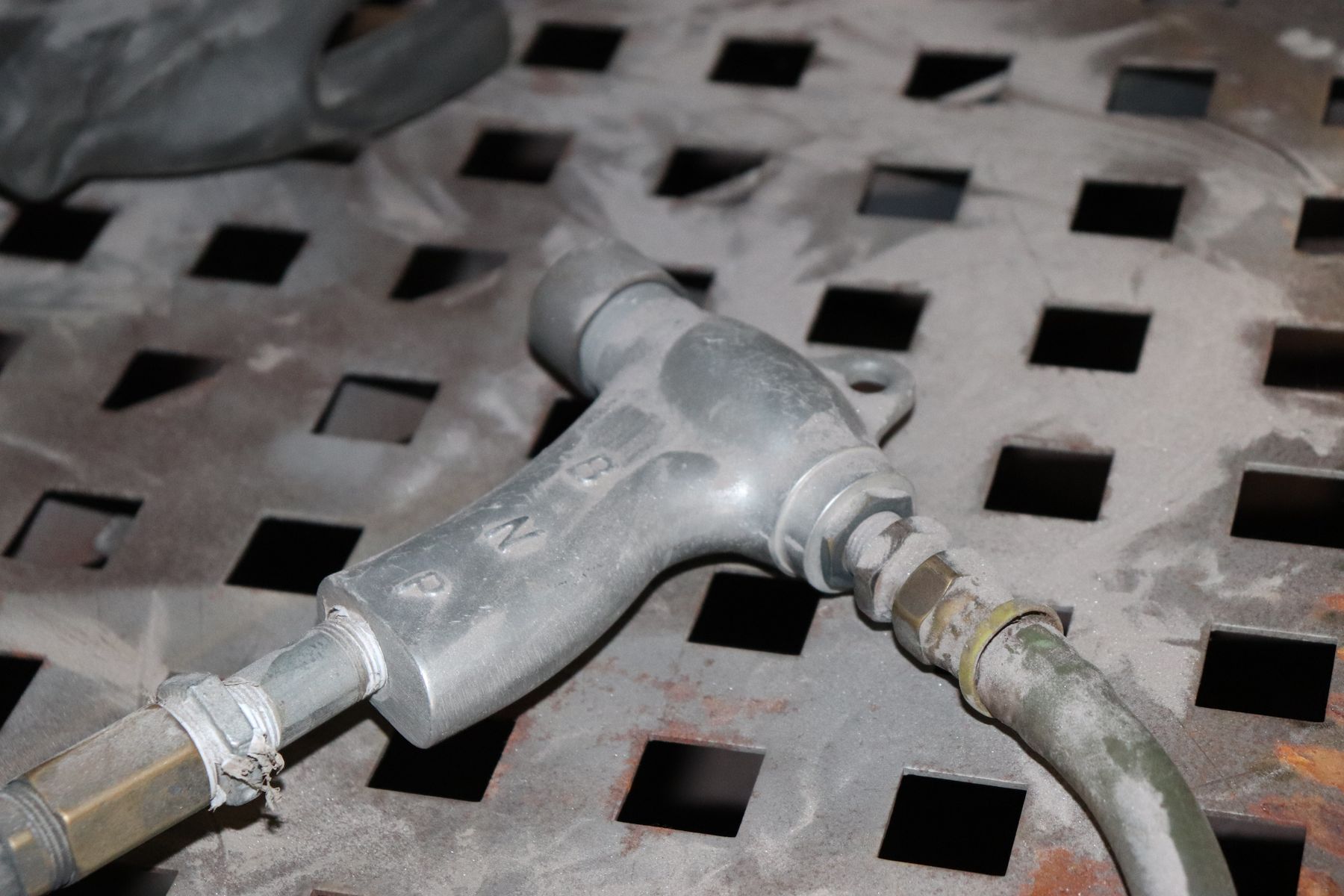 Clemco Zero Inex 3048R Zero Media Sand Blast Cabinet w/ Reclaimer - The ...