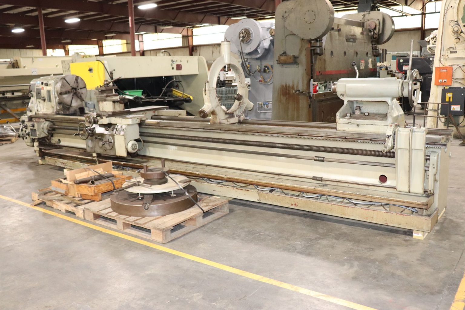 TOS SU-90A 35" x 17' (204") Large Heavy Duty Engine Lathe - The ...