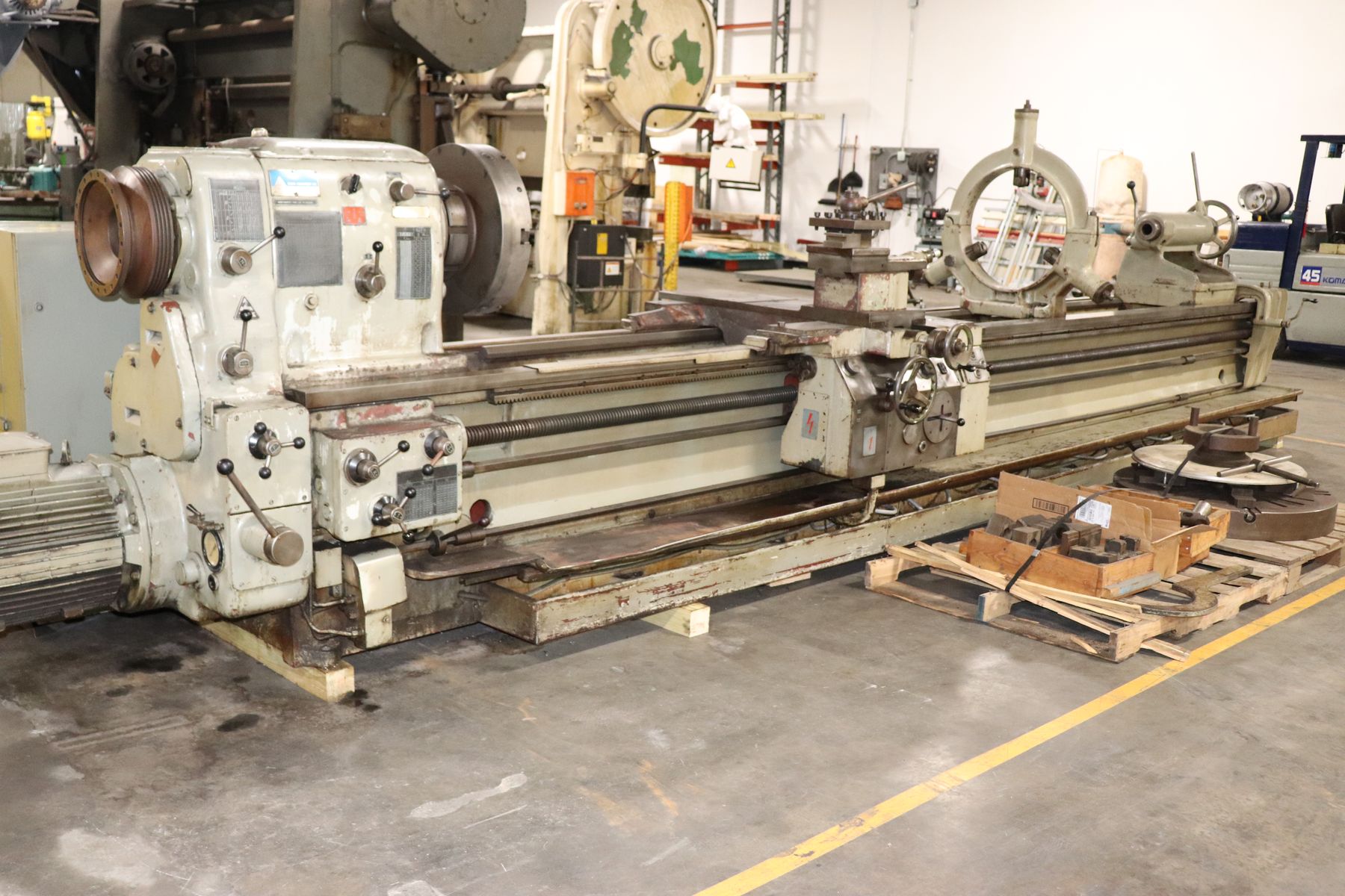 TOS SU-90A 35" x 17' (204") Large Heavy Duty Engine Lathe - The ...
