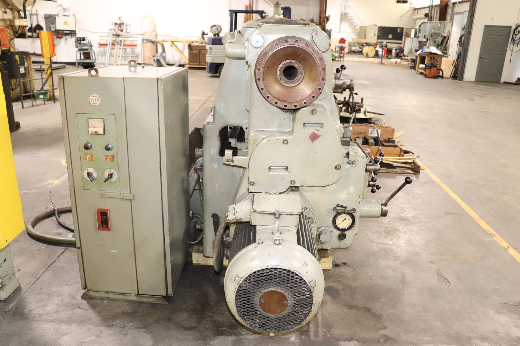 TOS SU-90A 35" x 17' (204") Large Heavy Duty Engine Lathe - The ...