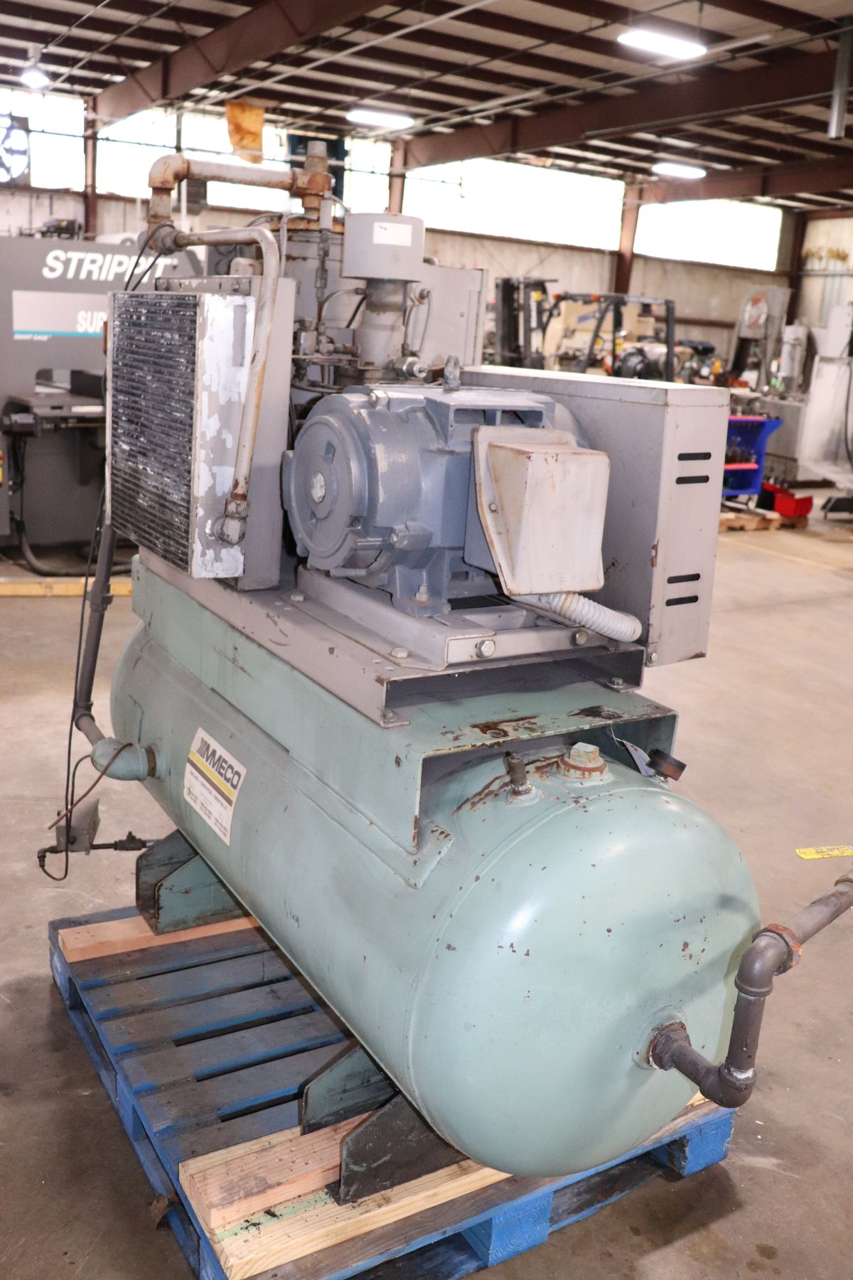 LeRoi W25 SSB-1.0 25HP Rotary Screw Air Compressor w/ 120 Gallon ...