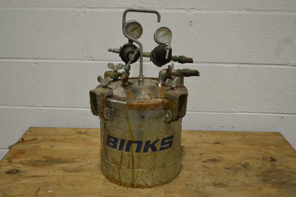 Binks 2.8 Gallon Pressure Paint Pot Tank - The Equipment Hub
