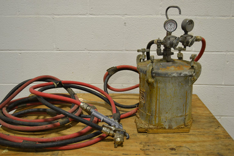Binks 2001 Spray Gun w/ 2.8 Gallon Pressure Paint Pot Tank - The ...
