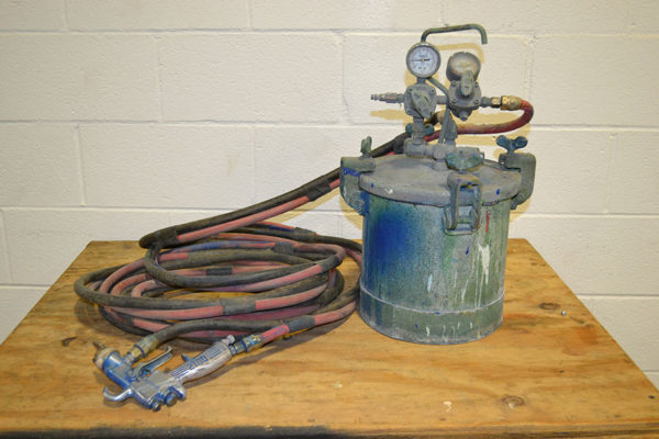 Binks 2100 Spray Gun w/ 2.8 Gallon Pressure Paint Pot Tank - The ...