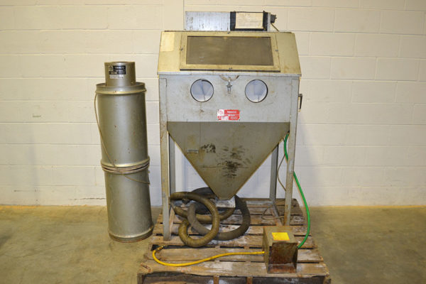 Trinco 36/BP2 36″ x 24″X 23″ Dry Blast Cabinet w/ Dust Collector - The ...