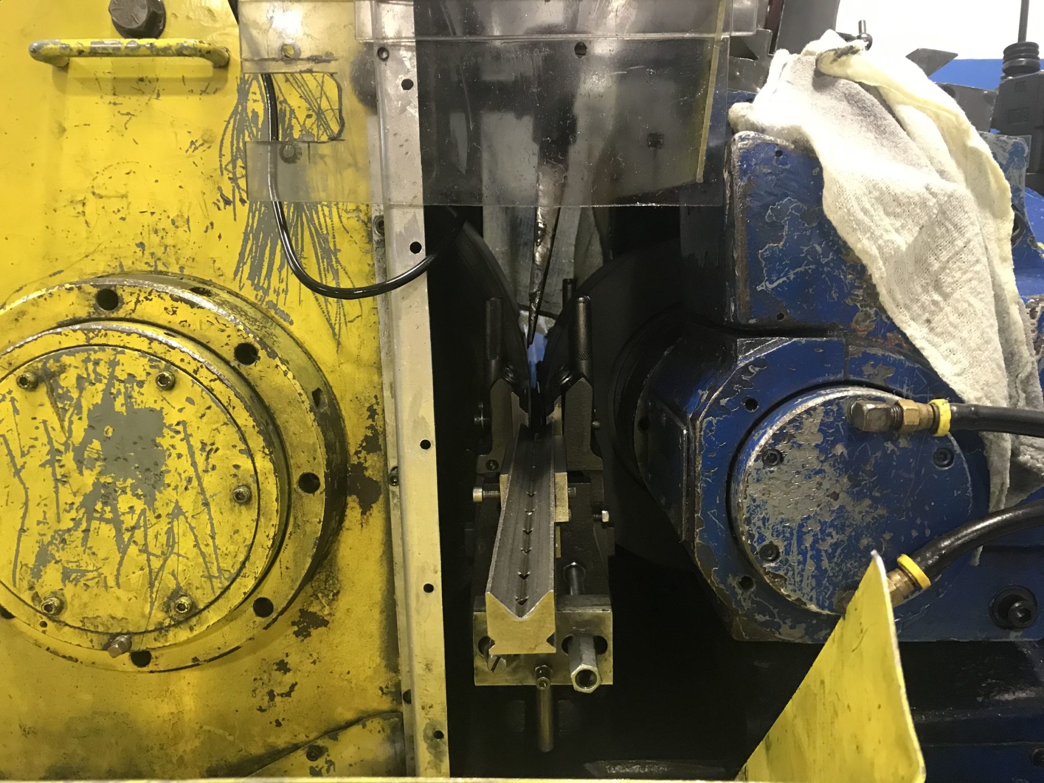 Cincinnati #2OM Centerless Grinder - The Equipment Hub