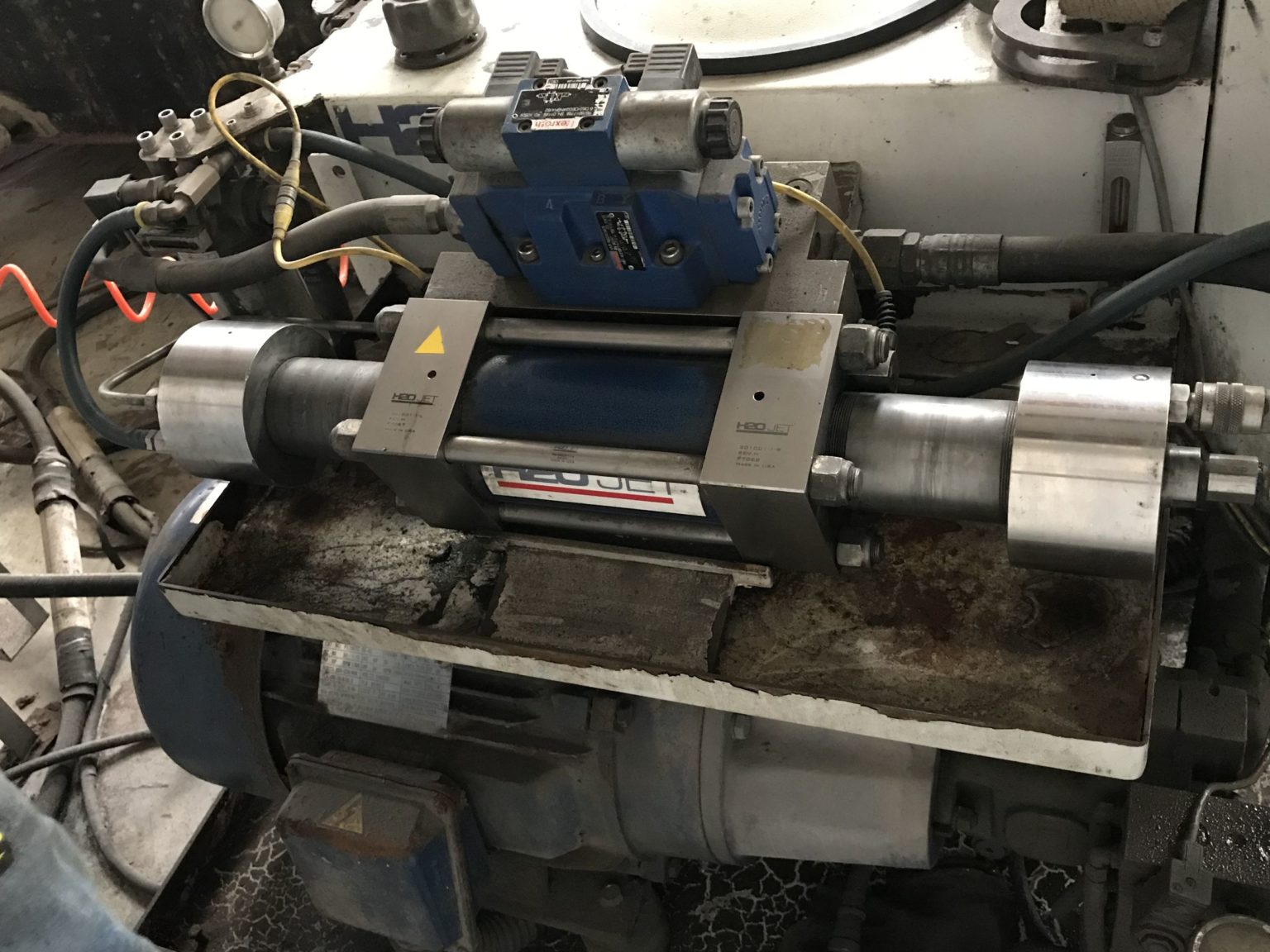 H20 Jet 303004 5′ x 10′ 60,000 psi CNC Waterjet - The Equipment Hub