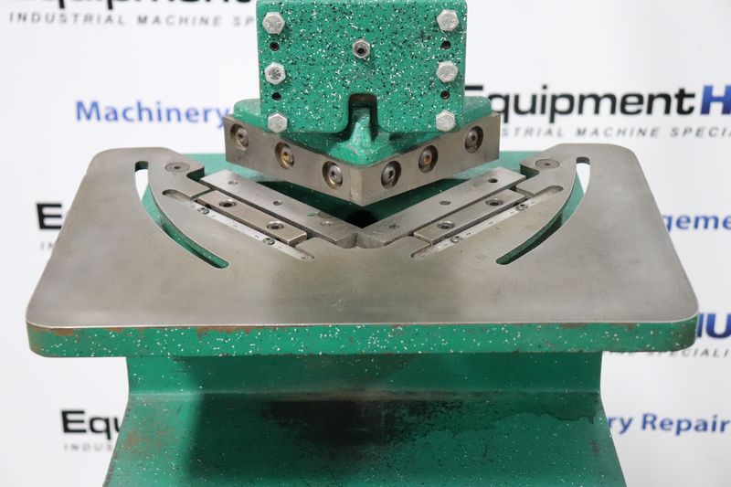 Tennsmith SN 6" x 6" x 16 Gauge Manual Corner Notcher w/ Stand - The ...