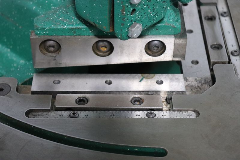 Tennsmith SN 6" x 6" x 16 Gauge Manual Corner Notcher w/ Stand - The ...