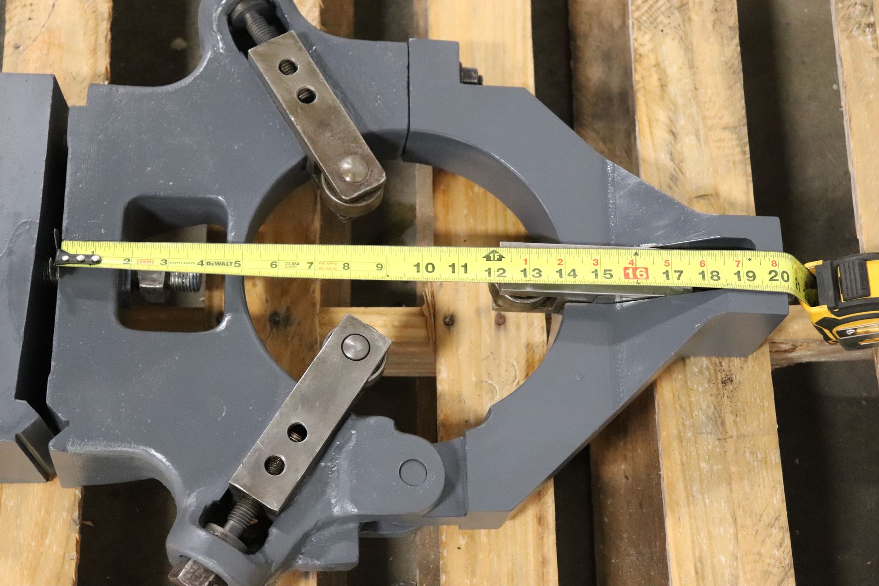 20" Metal Lathe Steady Rest - The Equipment Hub