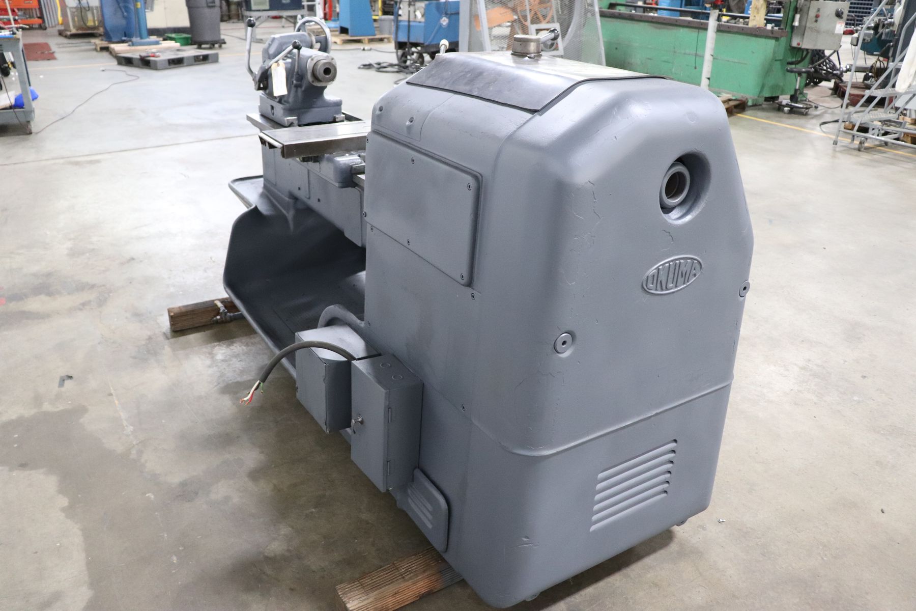 Okuma LS 18″ x 36″ Heavy Duty Geared Head Engine Lathe - The Equipment Hub