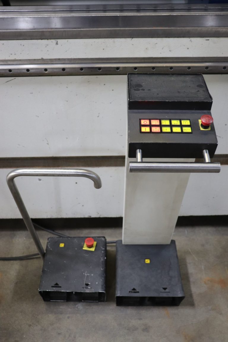 Trumpf TruBend 5130 CNC Press Brake w/ 6 Axis Backgauge Tooling (2007 ...