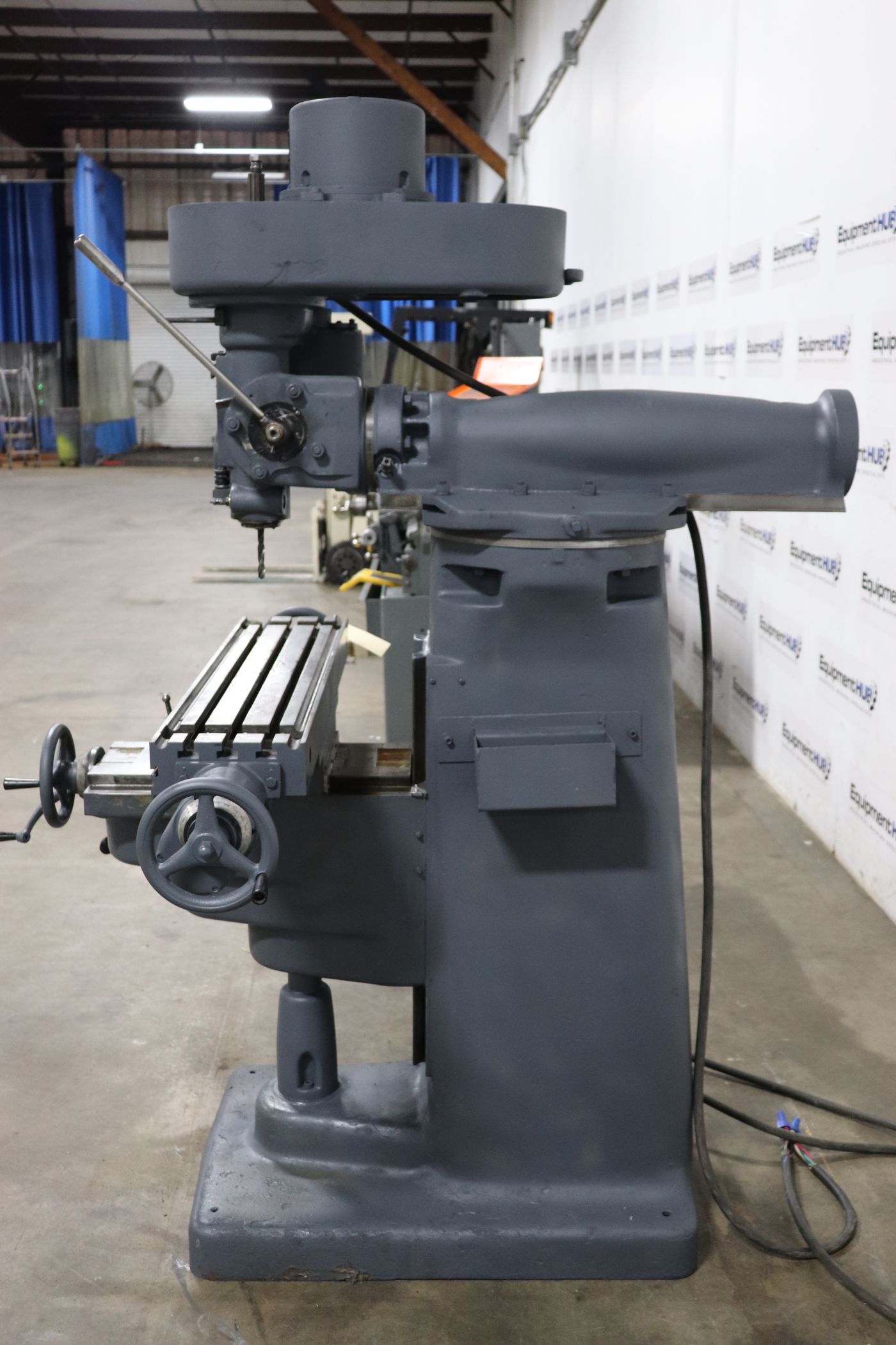 Index Wells 645 9" x 40" Vertical Milling Machine - The Equipment Hub