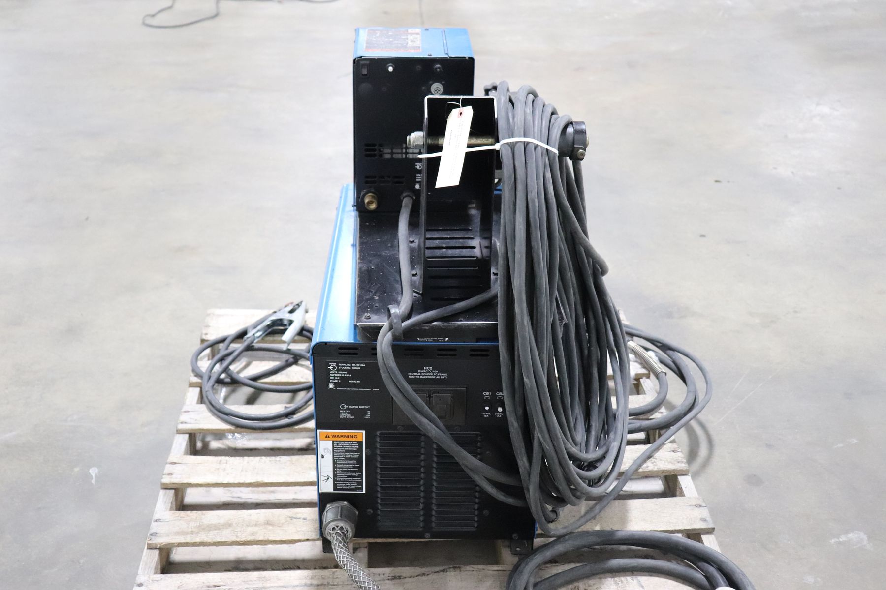 Miller Invision 456P 450 Amp DC Inverter Arc Mig Welder w/ S-64 Wire ...
