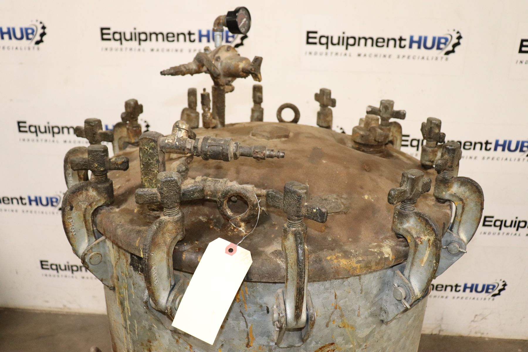 Binks 60 Gallon Pressure Pot Tank - The Equipment Hub