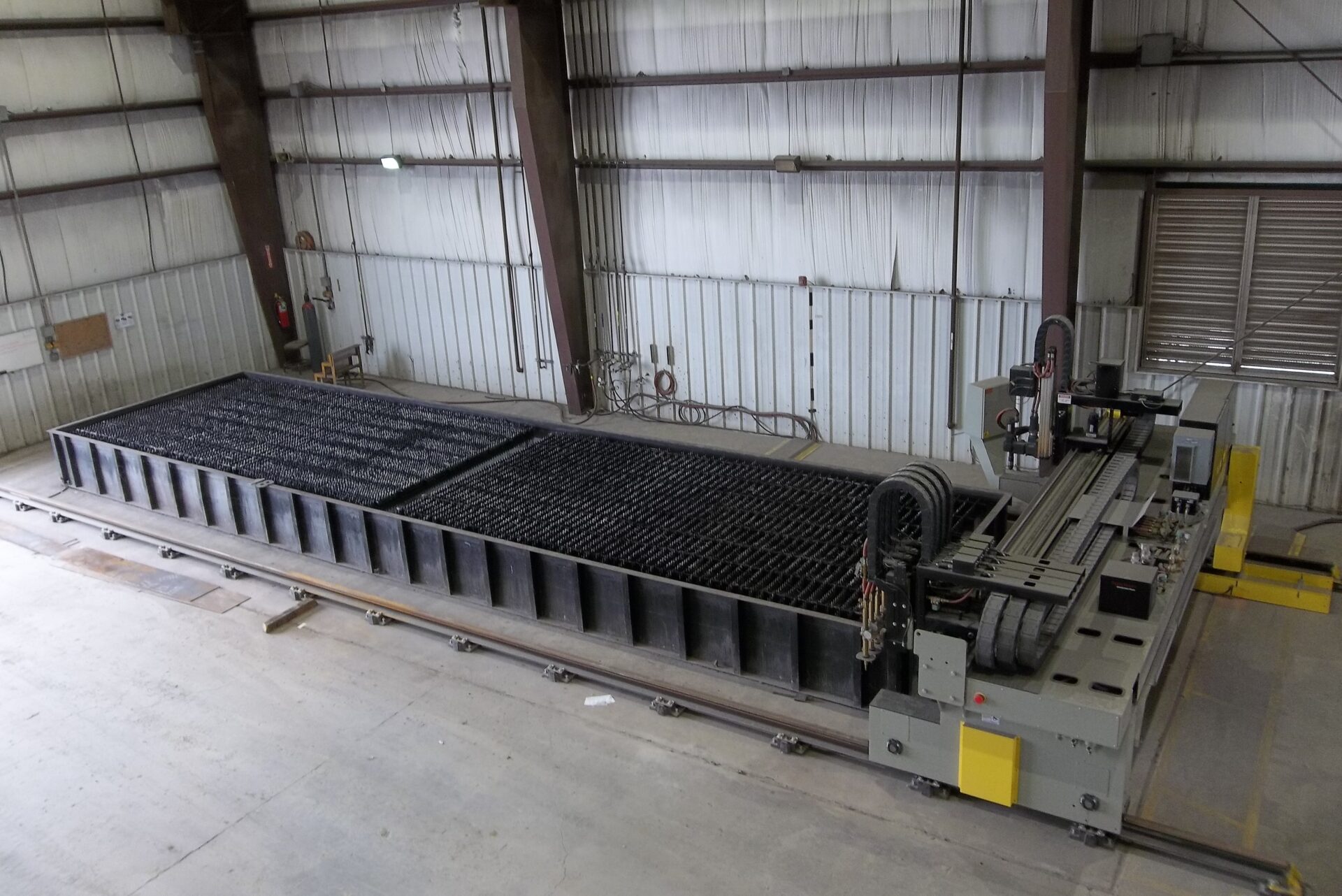 Alltra HG16-13 10' x 40' CNC Plasma w/ Water Table & Hypertherm HPR ...