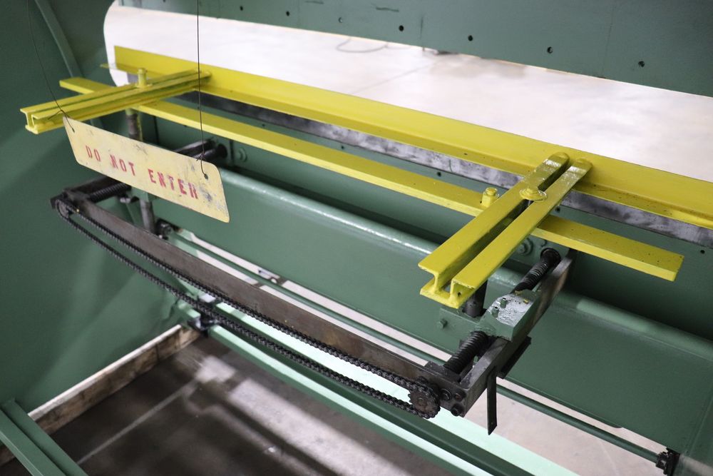 Chicago Dreis & Krump 265 SP 16 Gauge x 6' 25 Ton Mechanical Press ...