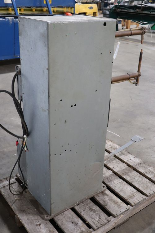 Taylor Winfield C-18 7-1/2 KVA Foot Operated Water Cooled Spot Welder ...