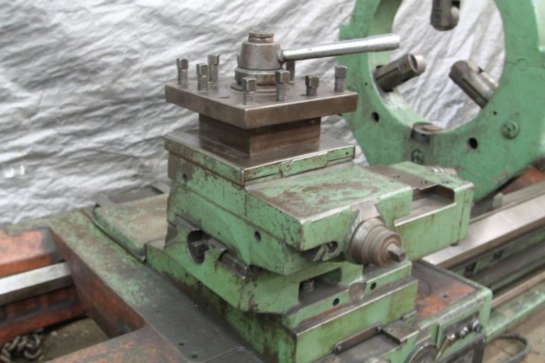 TOS SU125 Heavy Duty Engine Lathe - The Equipment Hub