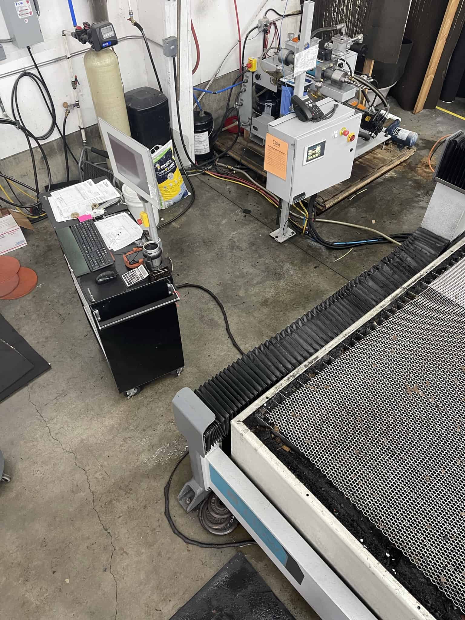 Flow Mach 2 3020c Dual Head CNC Waterjet - The Equipment Hub