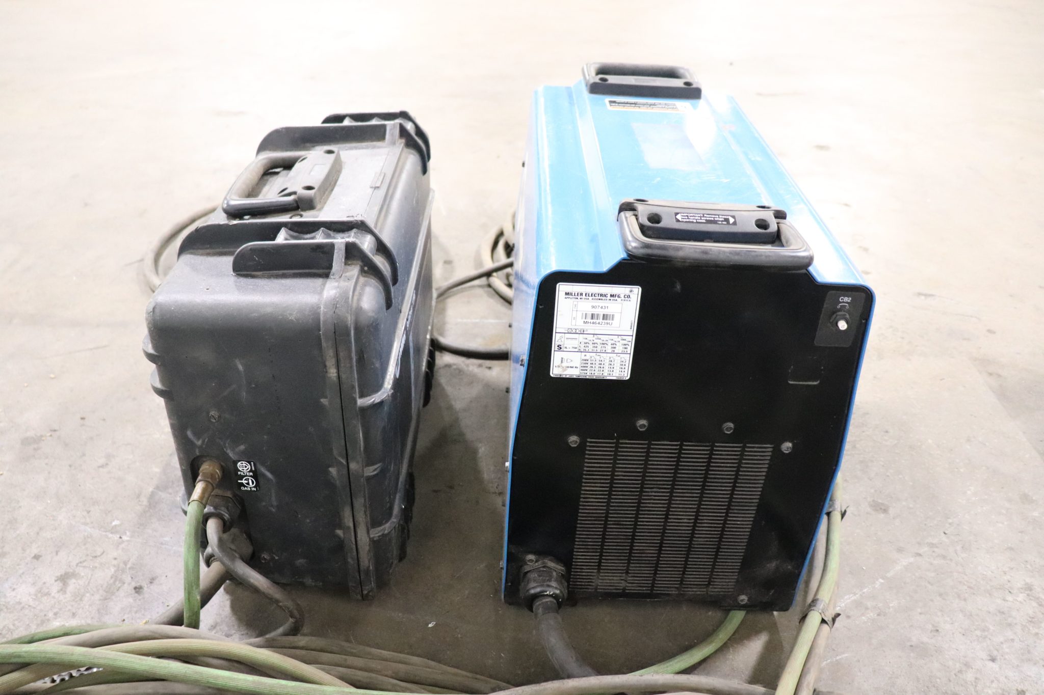 Miller Invision 352 MPa Auto-Line Mig Welder w/ Miller Suitcase 12RC ...