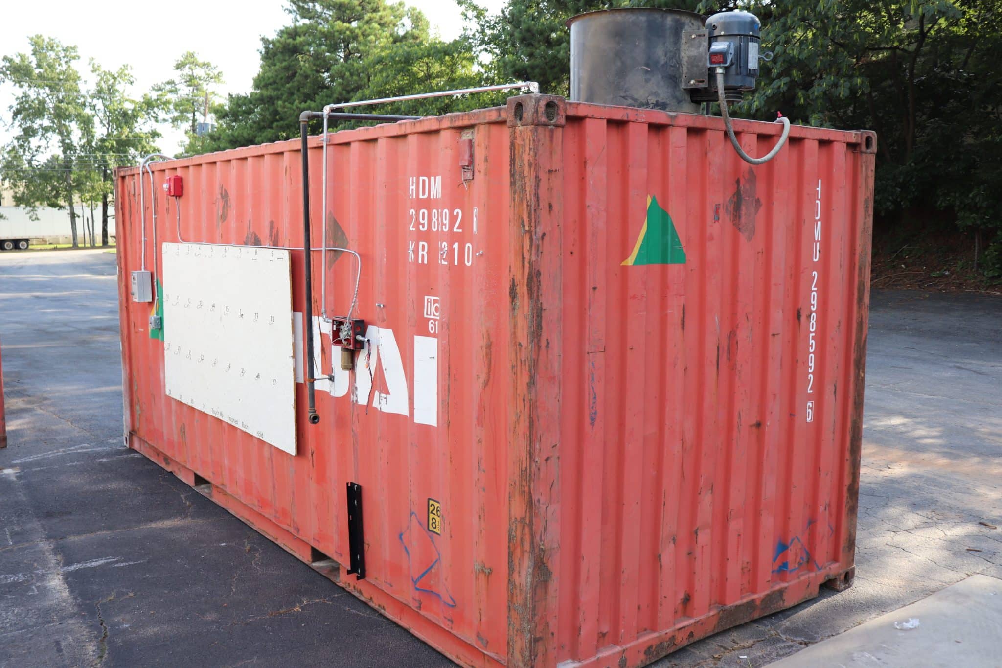 Hyundai 20' Shipping Container / Paint Spray Booth Conversion - The ...