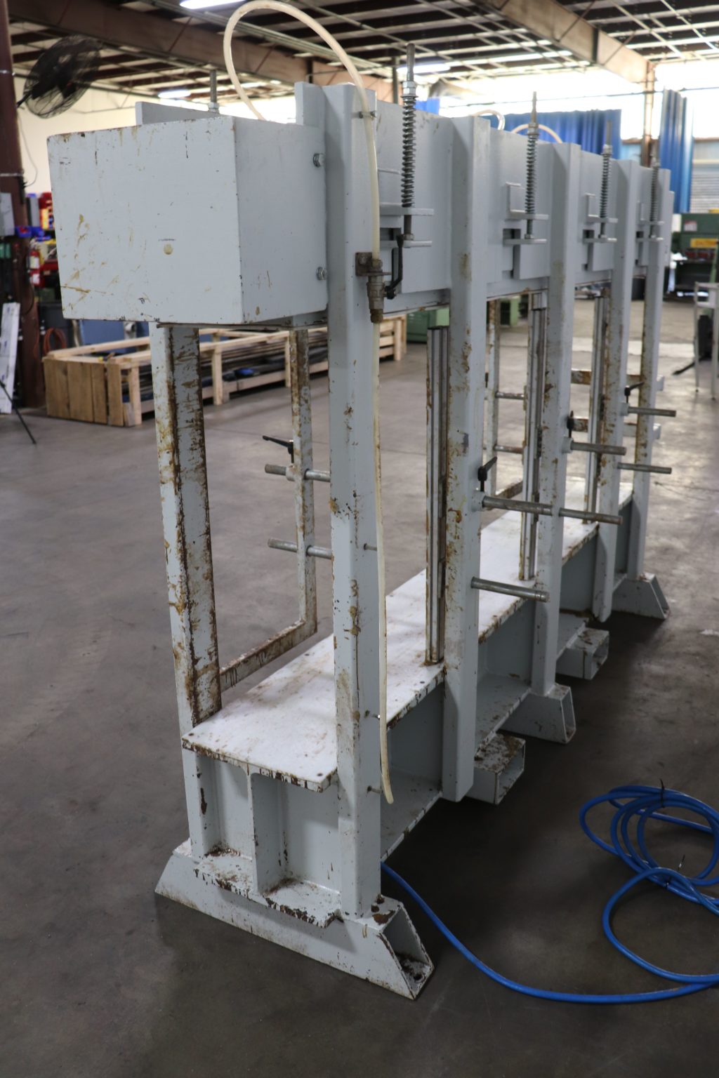 Lobo LH-100FL Pneumatic Stile & Rail Cabinet Door & Frame Clamp - The ...