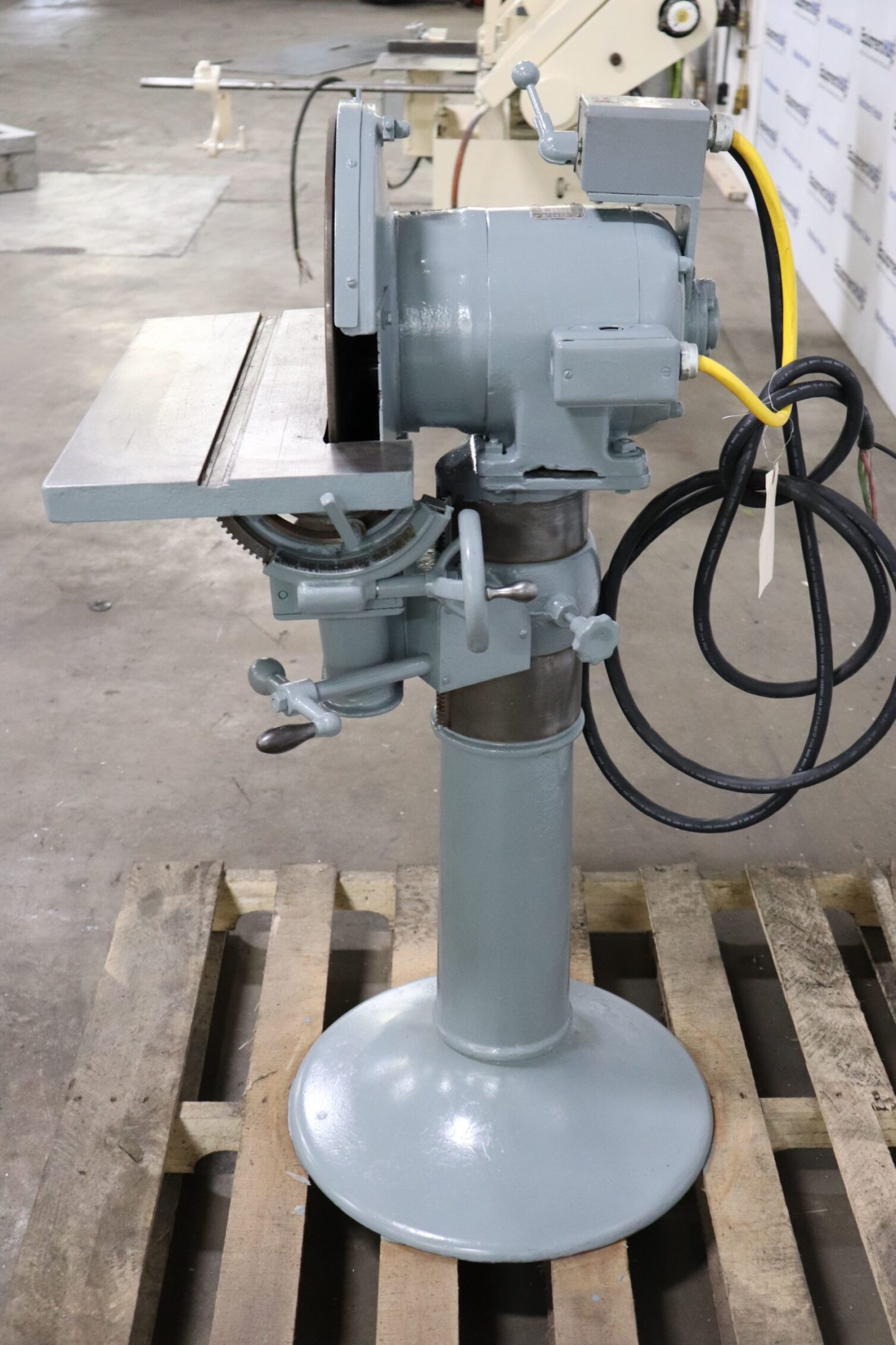 State 15" 1HP Tilting Table Disc Sander - The Equipment Hub