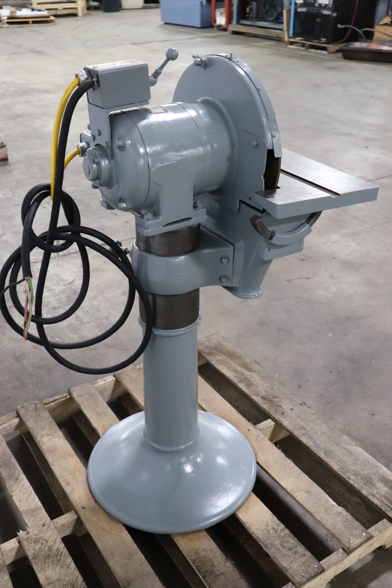 State 15" 1HP Tilting Table Disc Sander - The Equipment Hub