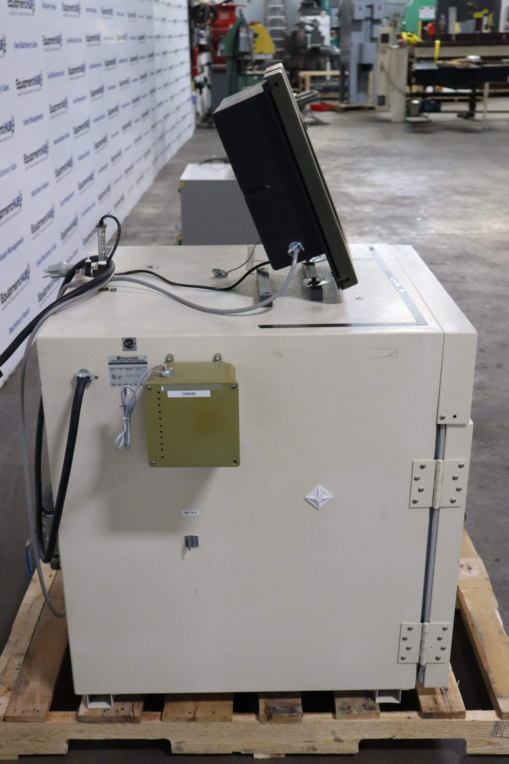 Napco 5861 24" x 18" x 18" Vacuum Oven with Busch Pump - The Equipment Hub