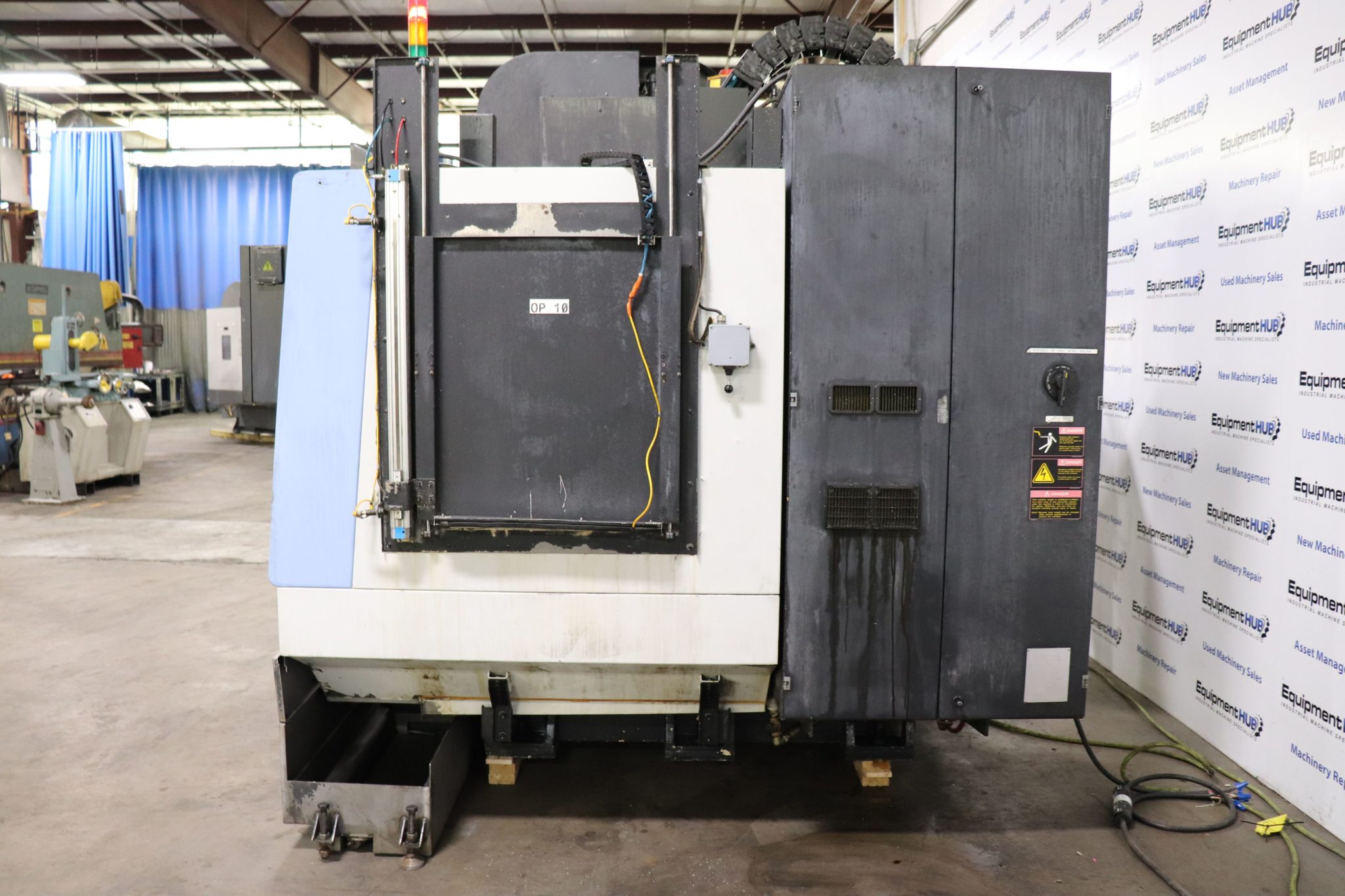 Doosan MV-3016L CNC VMC Vertical Machining Center - The Equipment Hub