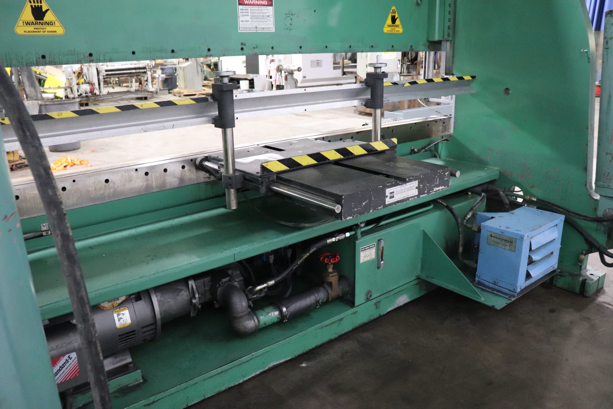 Accurpress 740012 400 Ton x 12' Hydraulic Press Brake w/ Hurco Autobend ...
