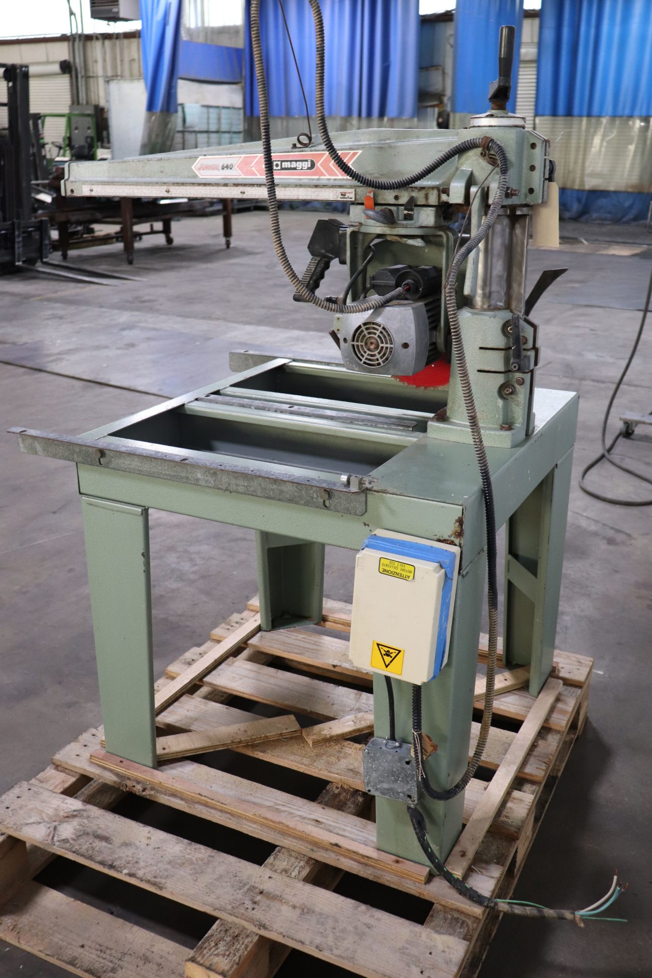 Maggi Junior 640 12" Radial Arm Saw - The Equipment Hub