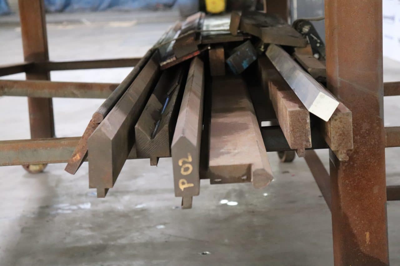 Press Brake Die Rack with Huge Assortment of Top & Bottom Dies, 12 ...