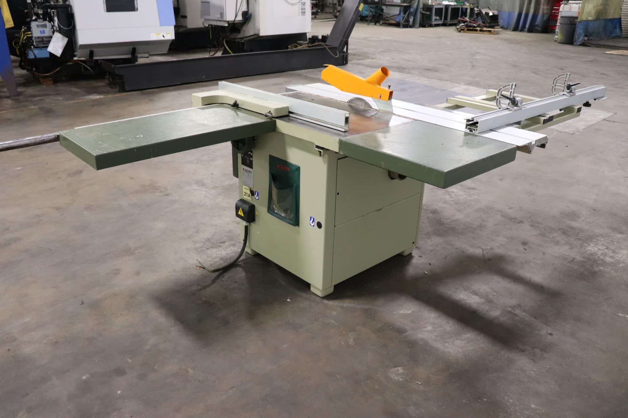 SCMI SI150 Sliding Table Saw - The Equipment Hub