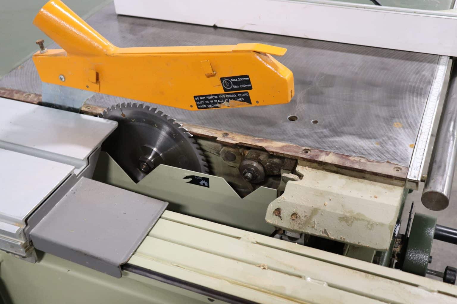 SCMI SI150 Sliding Table Saw - The Equipment Hub