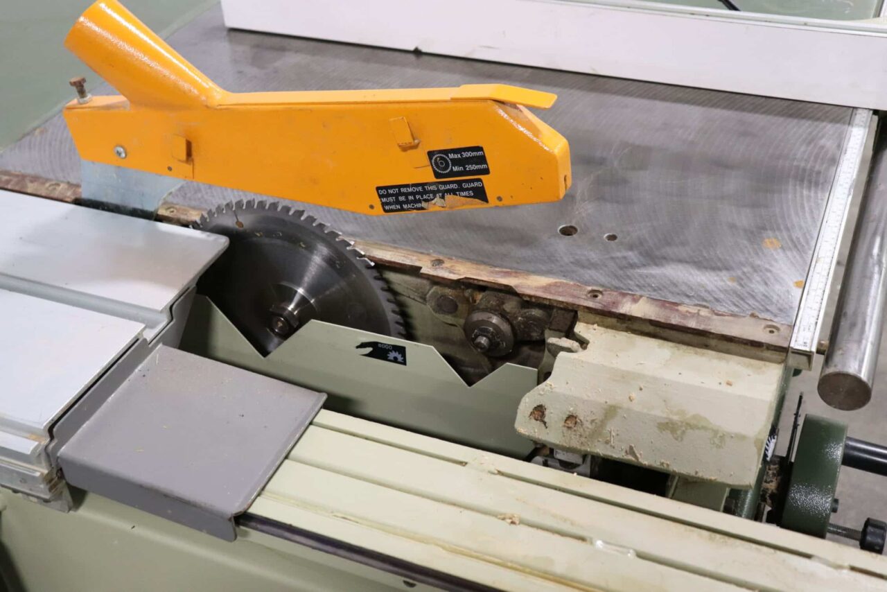 SCMI SI150 Sliding Table Saw - The Equipment Hub