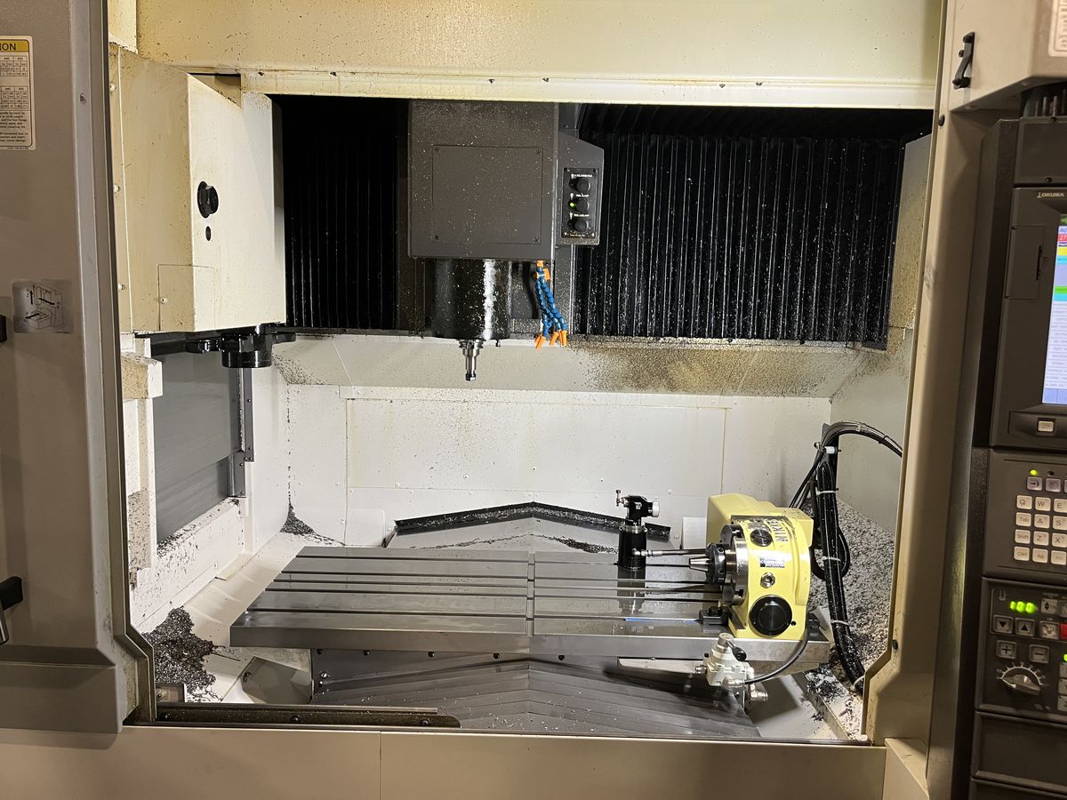 Okuma Genos M560-V CNC Vertical Machining Center, Nikken 4th Axis - The ...