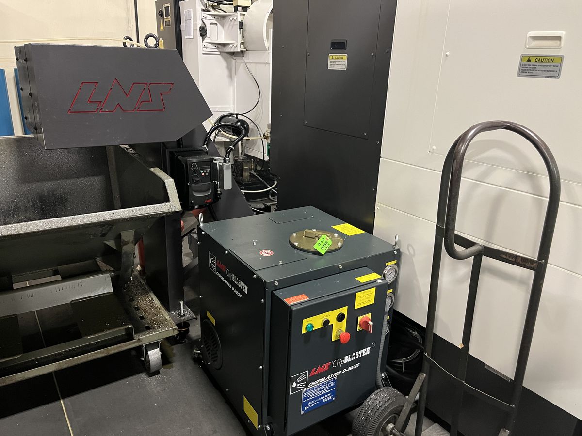 Okuma Genos M560-V CNC Vertical Machining Center, Nikken 4th Axis - The ...