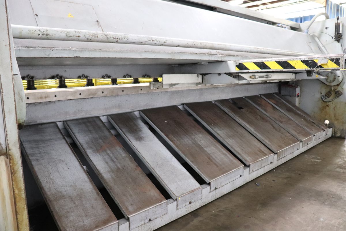 Baykal Primeline HGL 3760X6 12' x 1/4" Hydraulic Shear w/ Powered Back ...