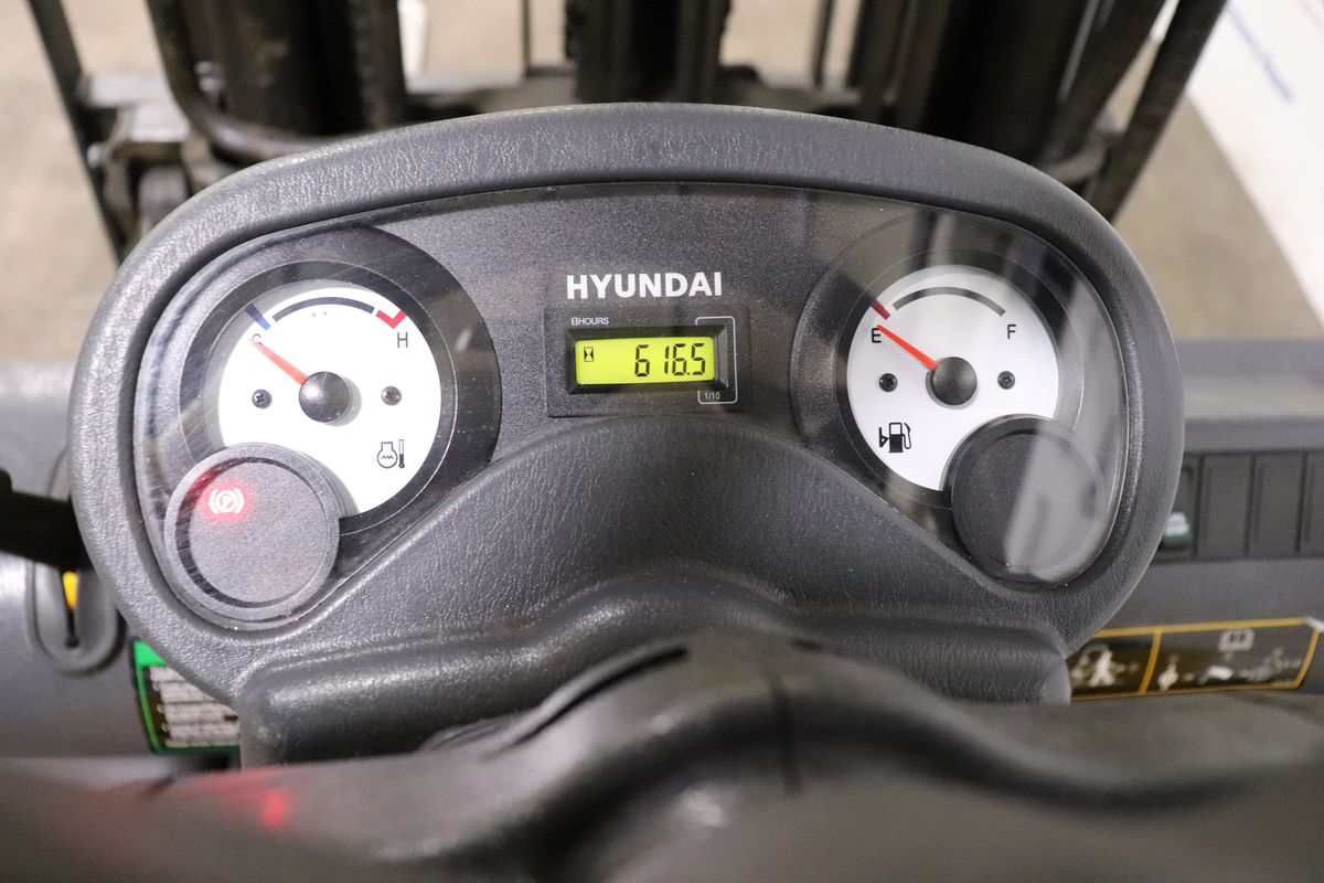 Hyundai 25LC-7A 5,000 LB. LPG Forklift, Low Hours - The Equipment Hub